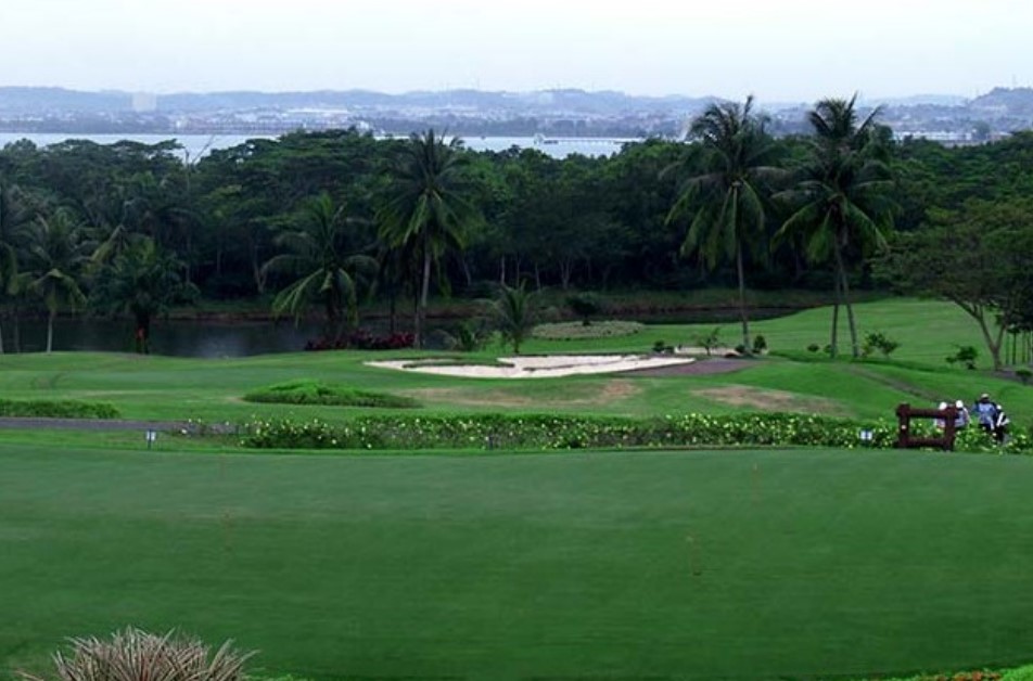 รีวิว Tering Bay Golf Batam: สนามกอล์ฟสุดท้าทายพร้อมวิวอ่าวนงซา