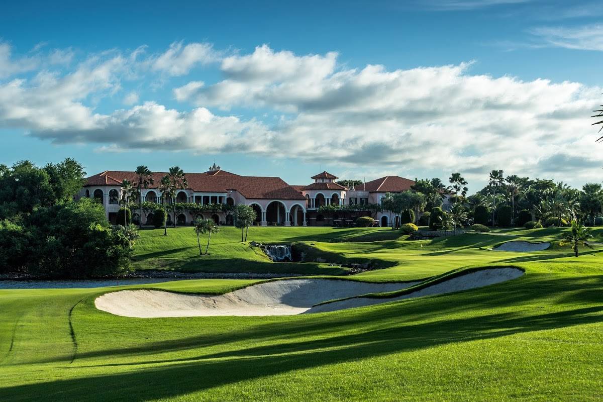 리뷰 Amata Spring Country Club: 떠 있는 그린 아이콘을 갖춘 익스클루시브 골프장